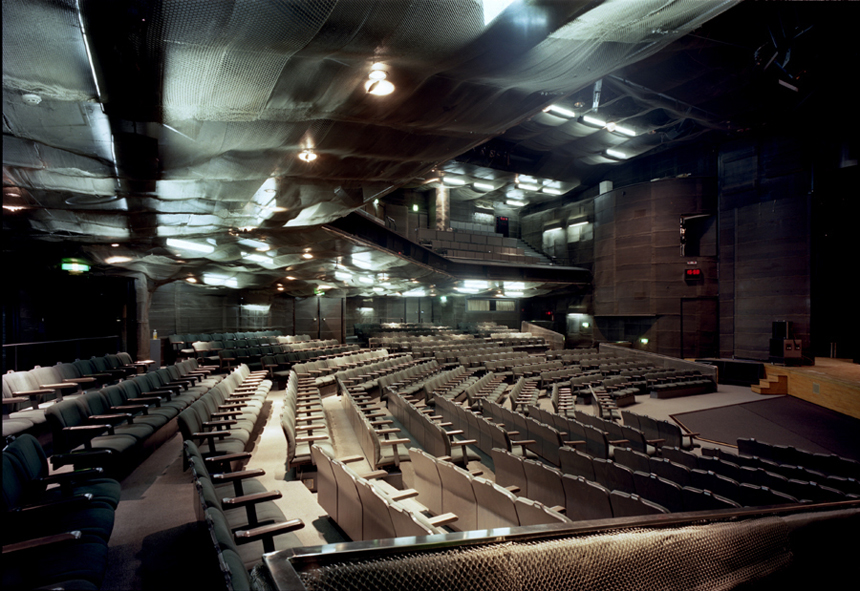 Ashiya Municipal Grand Hall / LUNA HALL at Sakakura Associates 坂倉建築研究所